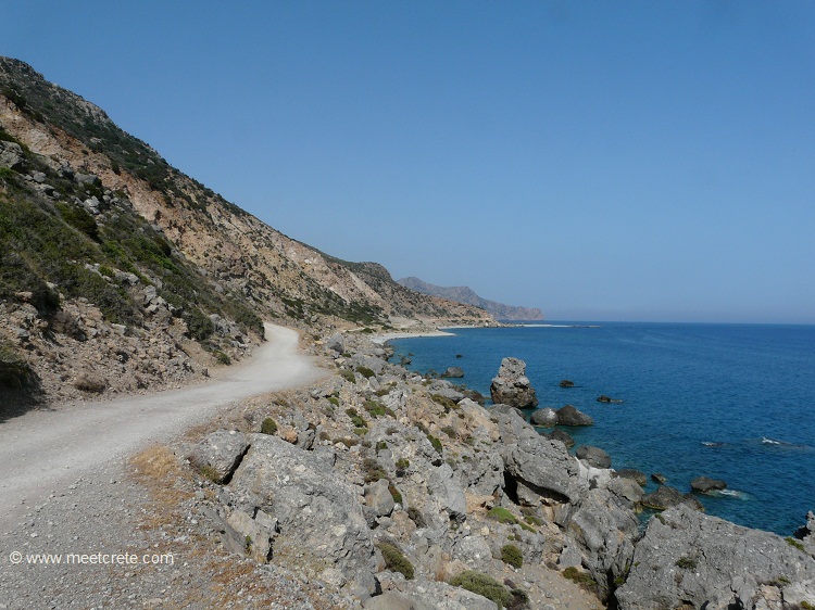 4km dirt road from Paleochora to Gialiskari – Meet Crete
